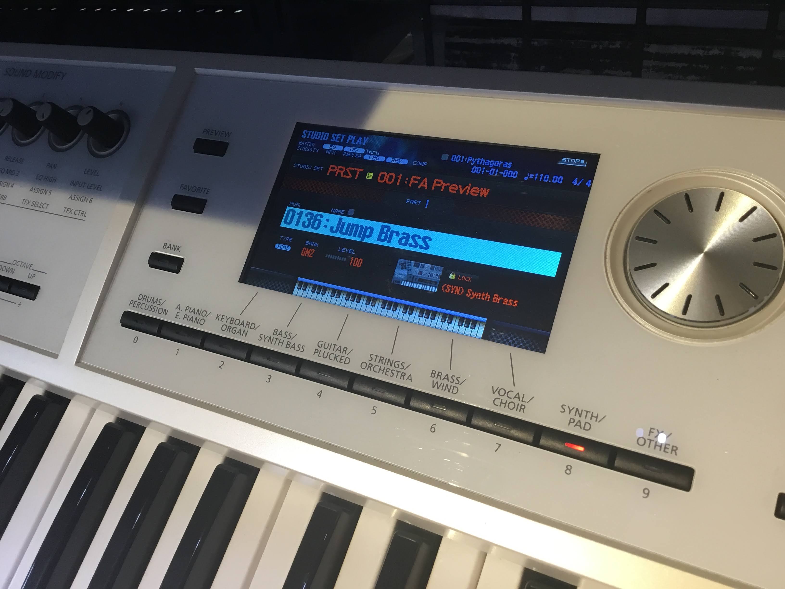 【国内初!】Oberheim OB-X8でJump Brassを弾いてみた【比較あり】｜島村楽器 三宮オーパ店
