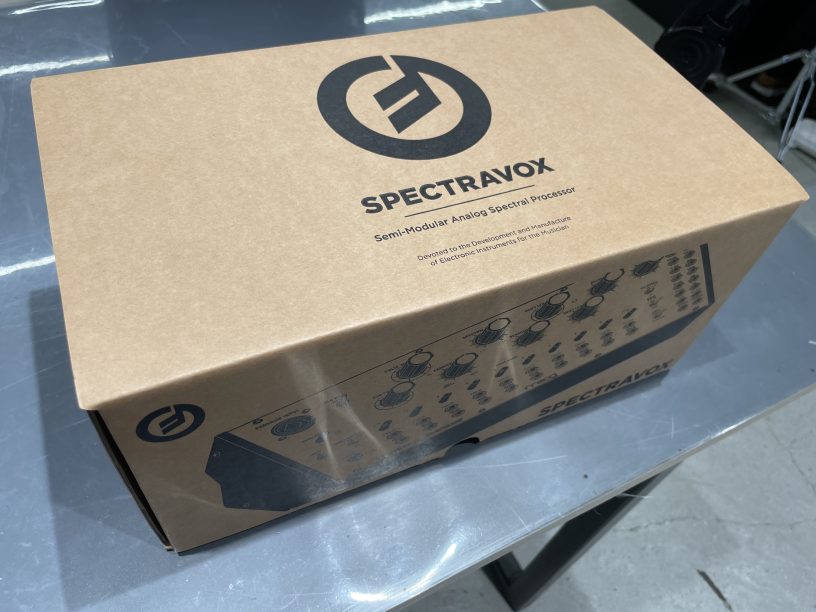 【展示中】Moog Spectravox発売開始！10バンド・フィルター・バンクで構成されるアナログ・スペクトラル・プロセッサー｜島村楽器 ...
