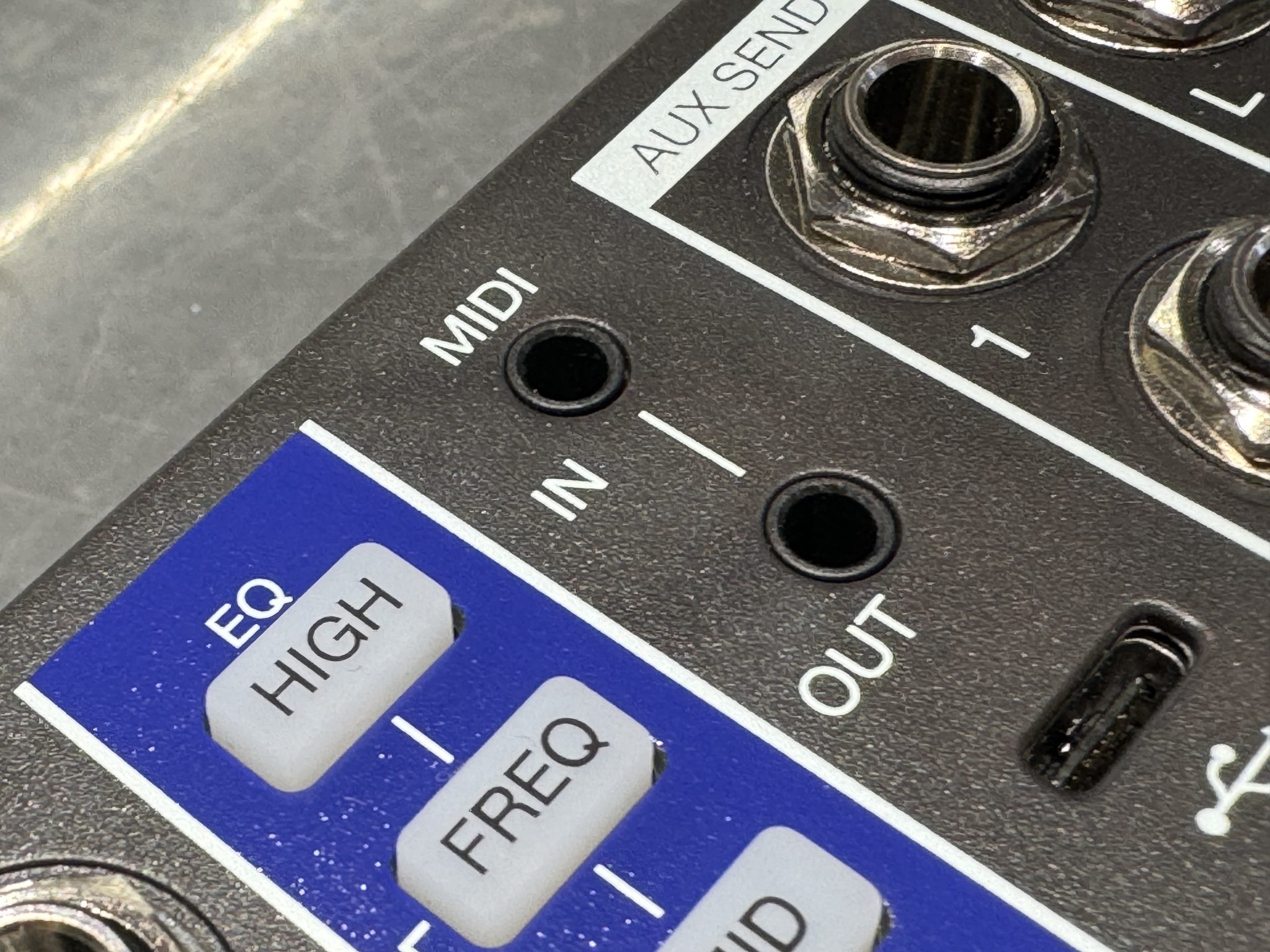 ZOOM LiveTrak L6登場！32bit Float対応の超小型10chデジタルミキサー＆レコーダー｜島村楽器 名古屋パルコ店