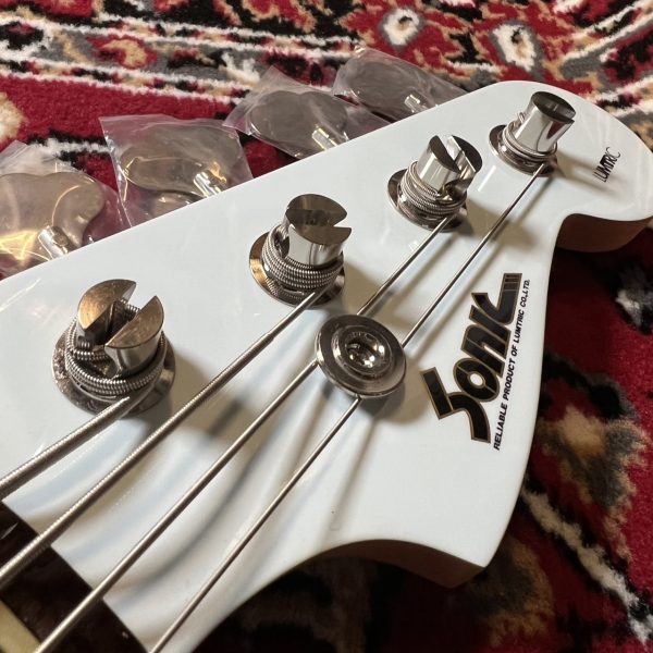 【入荷情報】 プロミュージシャンから絶対的な信頼を得ている国産ブランドSonicより、スタンダードなジャズベースタイプ「SJB-100」 が ...